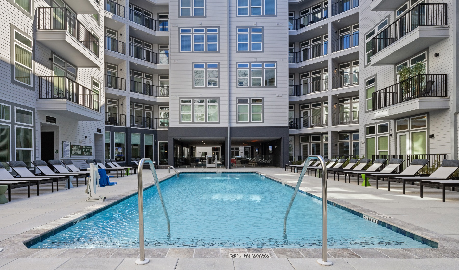 Luxury Apartments in Downtown Raleigh, NC | Mira Raleigh